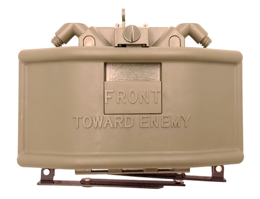 Claymore M18A1 paintball/airsoft mine with remote detonator